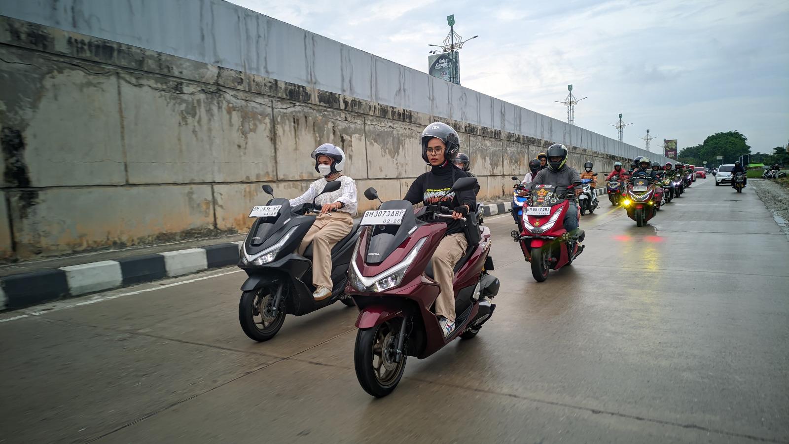 Event Spektakuler! Honda PCX 160 Diluncurkan dengan City Rolling dan Riding Experience